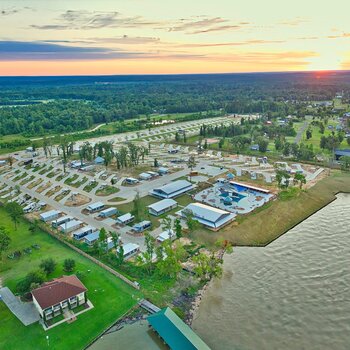 RV Park in Onalaska, TX: Lagoon Ranch Luxury RV and Cabin Resort
