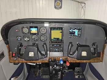 1977 CESSNA 182Q SKYLANE - aircraft for sale in Calgary, AB 6935781